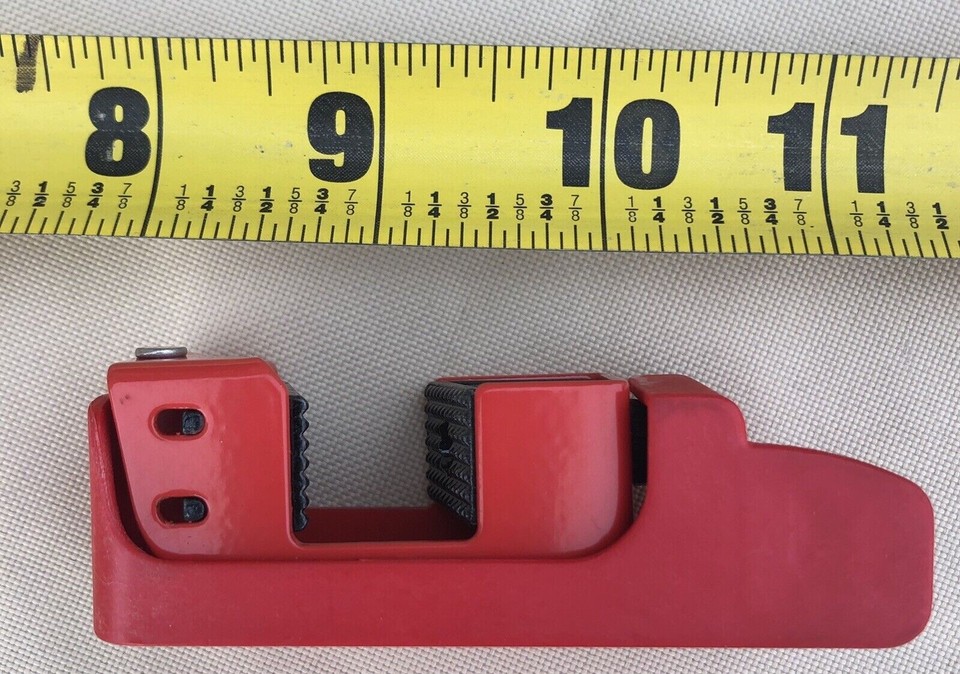 MASTER LOCK 491B Grip Tight Circuit Breaker Lockout, Tall and Wide ...