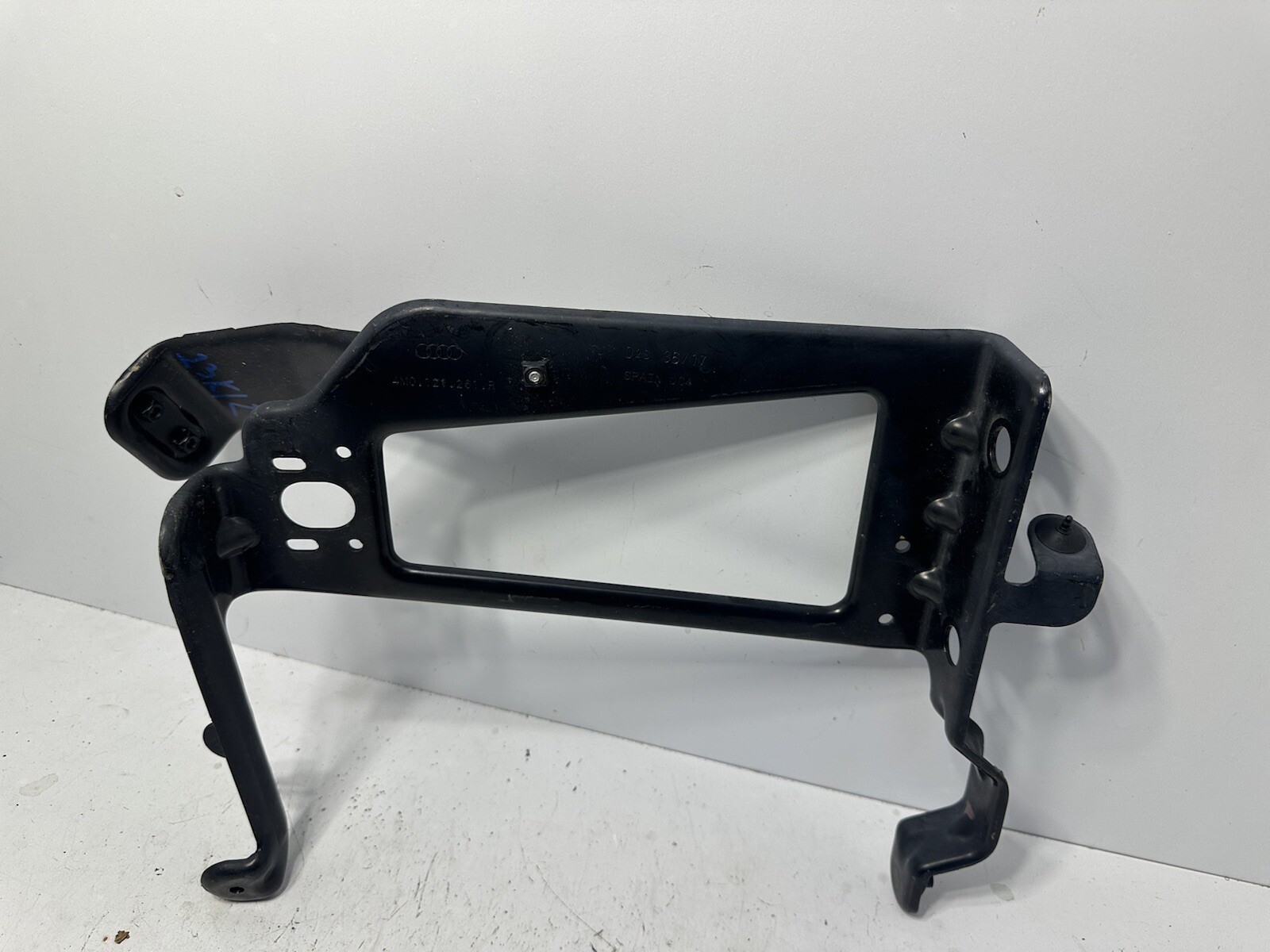 AUDI Q7 RADIATOR CORE SUPPORT FRAME LEFT BRACKET RETAINER OEM 2017-2018 ...