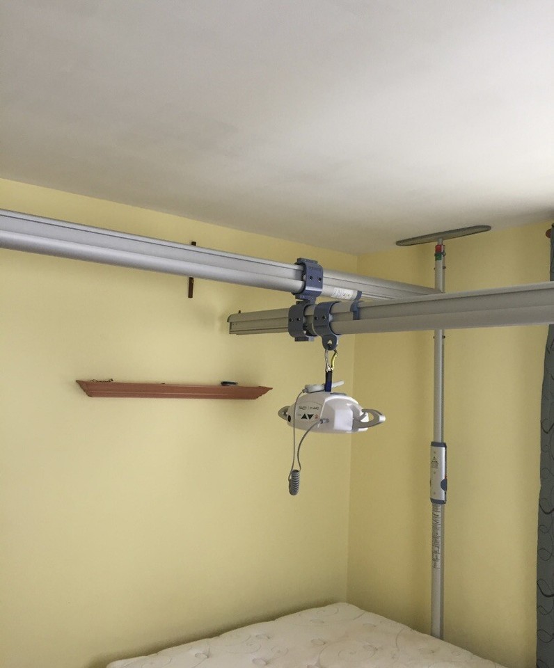 Handicare 3 Post Pressure Fit Lift System w/ Swivel Trolley, Motor, and ...