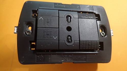 LOT ARNOULD BTICINO LIVING - Lot N°8 - Interrupteur + Prise + Volet ...