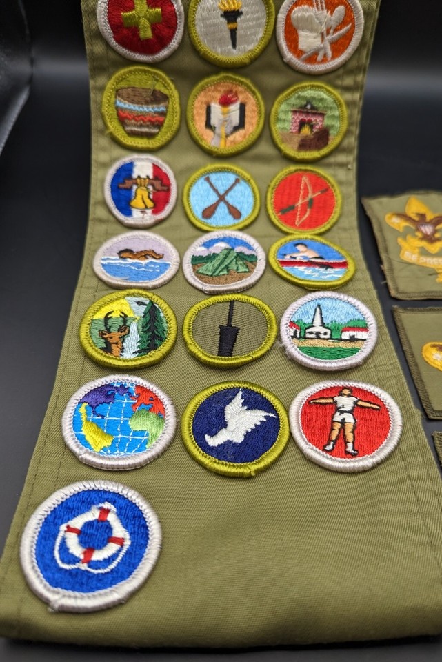 Vintage 1970s Boy Scout Merit Badge Sash w/22 Badges Boy Scouts BSA ...