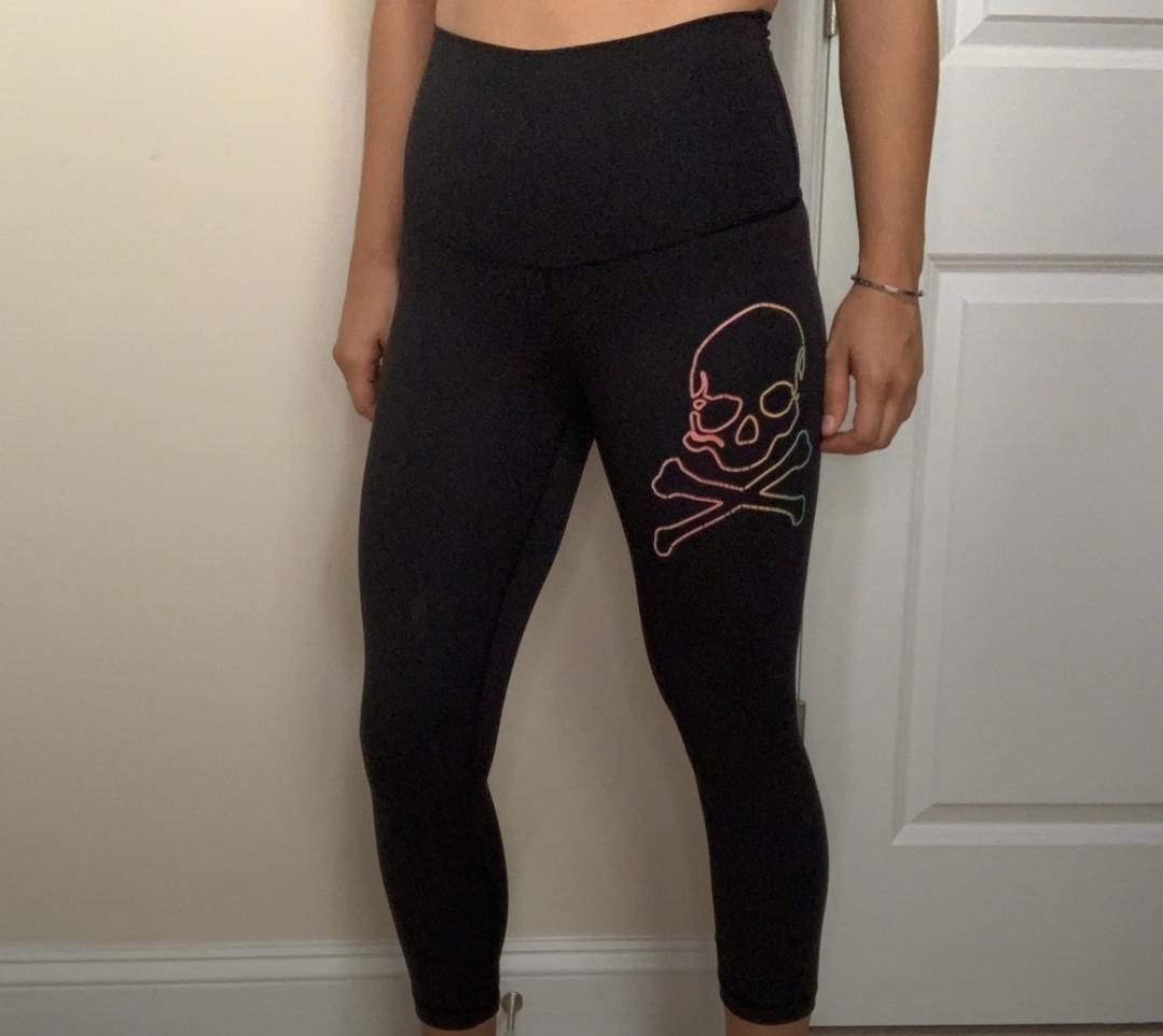Lululemon black leggins rainbow soul cycle decal - Gem