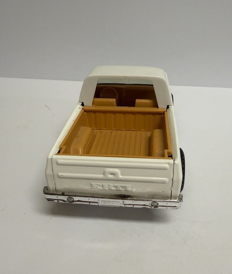 Vintage ERTL Chevy Pick-Up Truck Square Body RCSB Bell System 7" Long ...