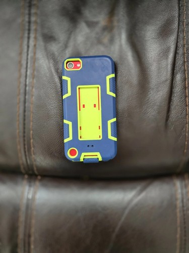 Apple iPod Touch 7th Generation Red 32GB Model:A2178 Bundle W ...