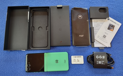 Motorola RAZR 2025 8gb, 256GB Unlocked Smartphone, PANTONE Spring Bud ...