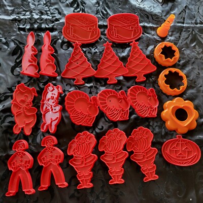 (22) Vintage Tupperware Christmas Halloween Thanksgiving Cookie Cutters ...
