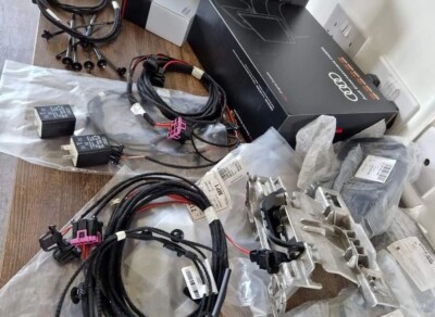 Genuine Audi Rear Seats (L & R) Entertainment (RSE) Preparation ...