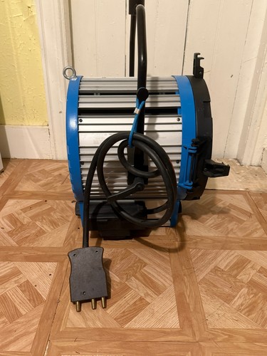 Arri 5000-Watt Tungsten Fresnel Spotlight (60AMP 125/250V) | eBay