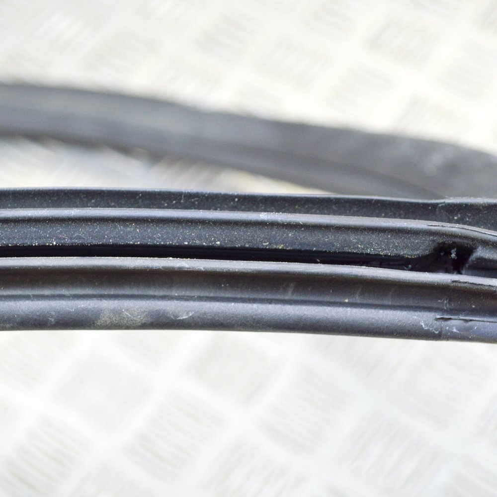 MERCEDES-BENZ GL X166 Guarnizione gomma finestrino posteriore ...