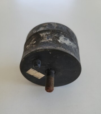 1272676 Volvo Engine Pad Mount | eBay