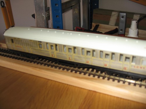 Hornby R448 LNER Teak Carriage, OO Gauge still in its origional box ...