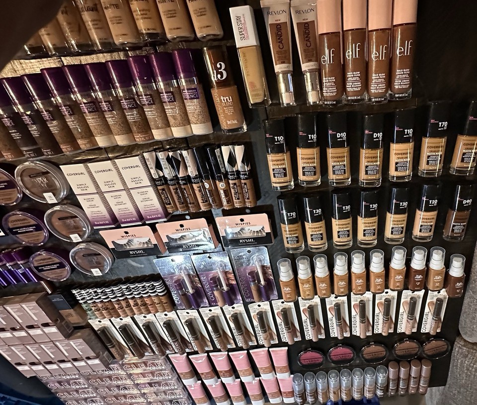 Assorted Full Size Makeup Mixed Lot over 235 pieces!!!!!!! NO MINIMUM ...
