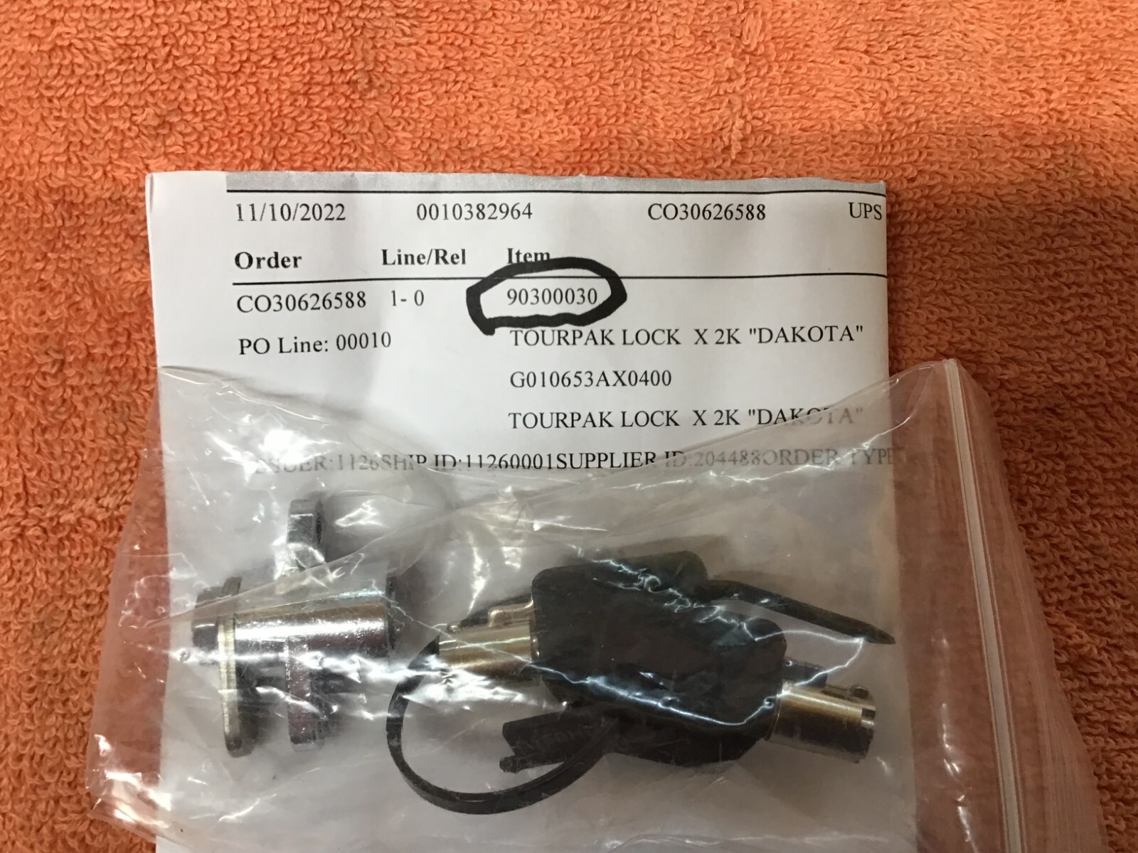 Harley Davidson Tour Pak Lock Kit With 2 Keys 90300030 for sale online ...