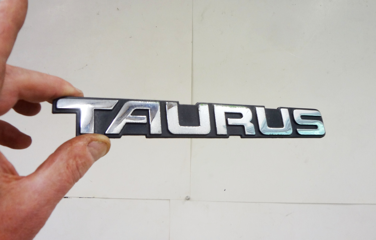 FORD TAURUS Emblem Script Nameplate Logo Badge | eBay