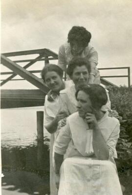 KJ201 Vtg Photo FOUR WOMEN AT WATER'S EDGE, BRIDGE c Early 1900's | eBay