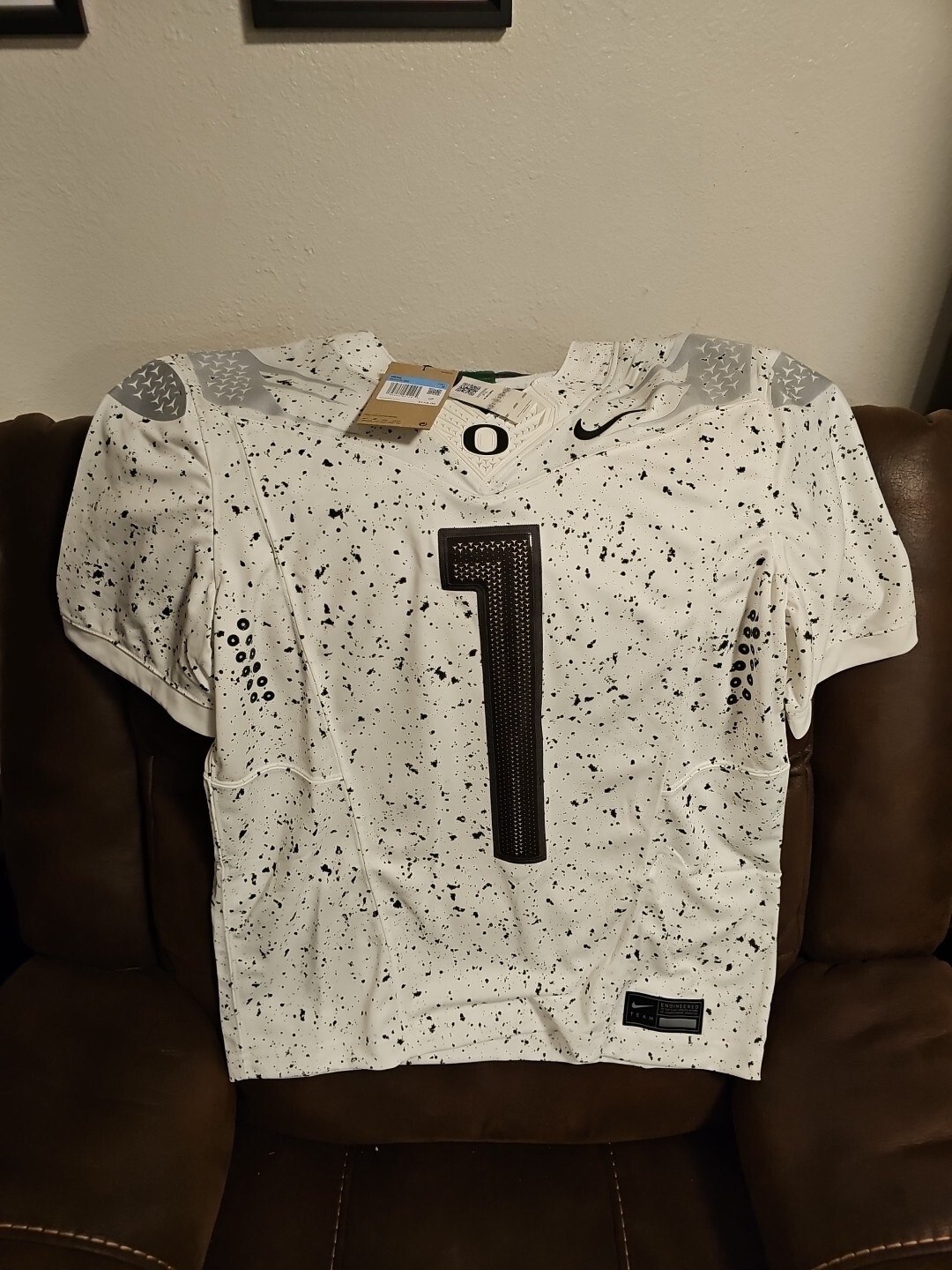 Nike Oregon Ducks Football Eggshell White Jersey #1 Men’s Size: Medium ...