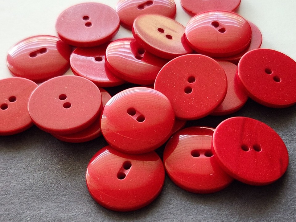 12 Red 2-hole sew-through plastic buttons 7/8" 22mm | eBay