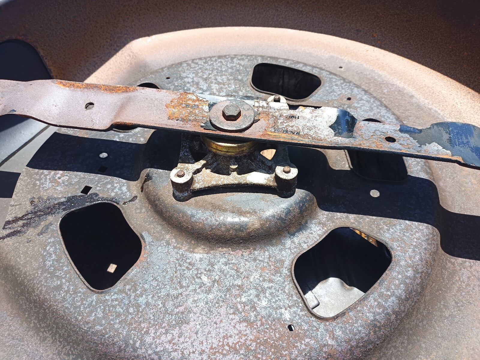 Poulan Pro 30" Mower Deck PB30 (960220020-00) PB30 "PICKUP ONLY CENTRAL ...