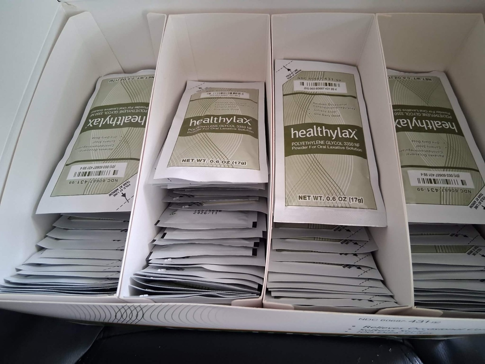 Healthylax Polyethylene Glycol 3350 NF Powder Sachets, 100 Count, Exp ...