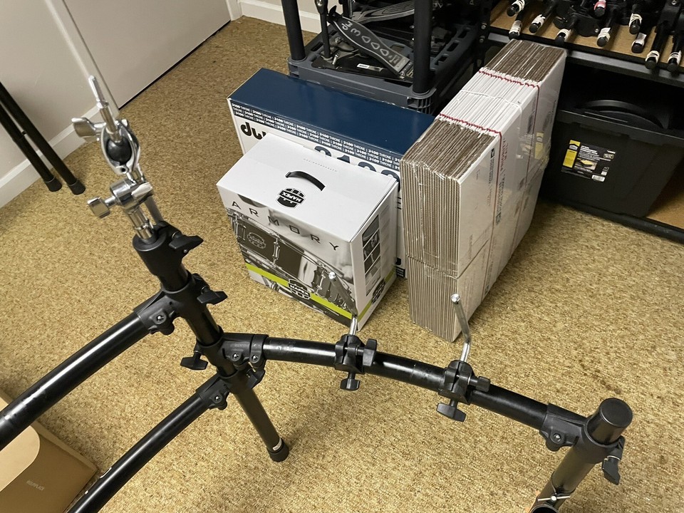 Roland MDS-9 V-Drum Rack Fully Loaded, 2 Cymbal Arms, 4 Pad Mounts ...