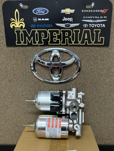 2010-2015 TOYOTA PRIUS OEM BRAKE BOOSTER PUMP 4707047060 | eBay