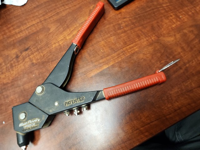 Blue Point Swivel Head Rivet Gun HPS202 With 4 Sizes USA T2 for sale ...