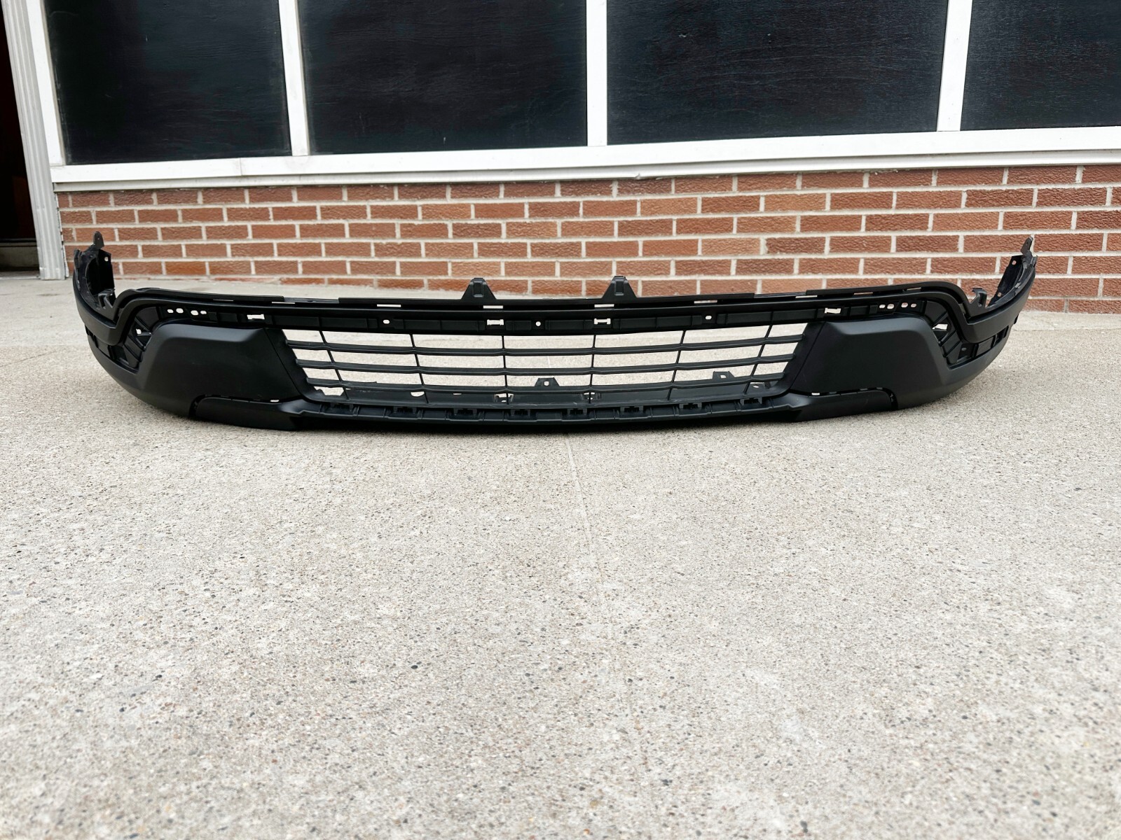 P40388 2018-2019 Ford Explorer Front Bumper Lower Valance Diffuser Lip ...
