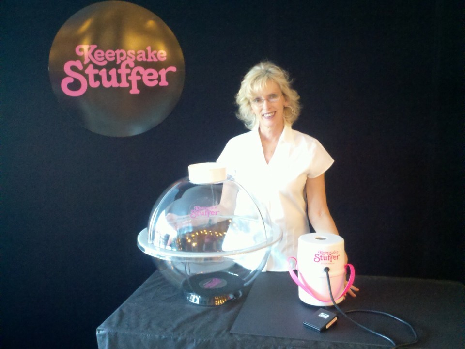 Balloon Stuffing Machine Keepsake Stuffer a classy way to wrap your ...