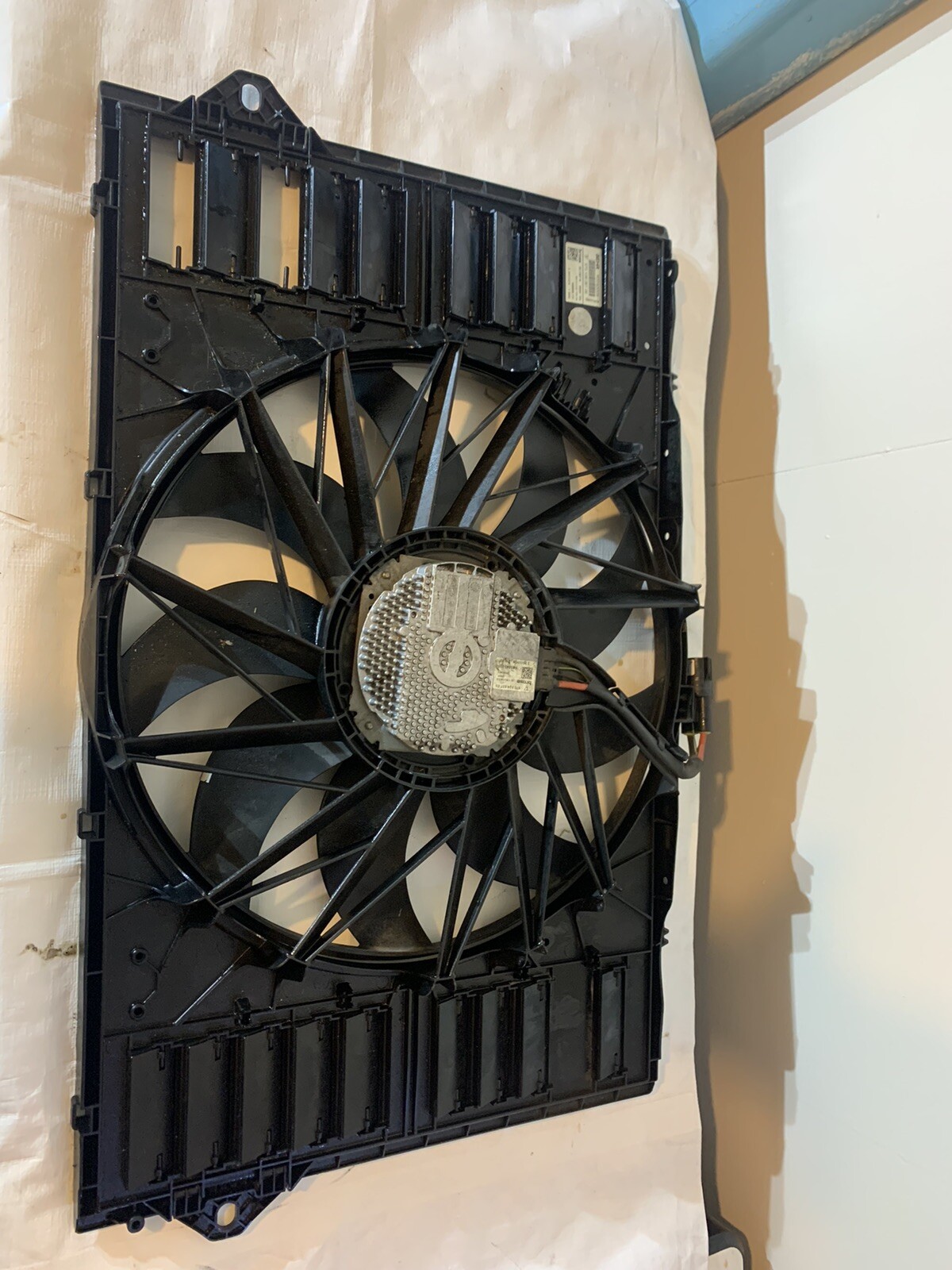 Porsche Panamera 3.6L 4.8L 10-16 Radiator Cooling Fan Assembly OEM ...