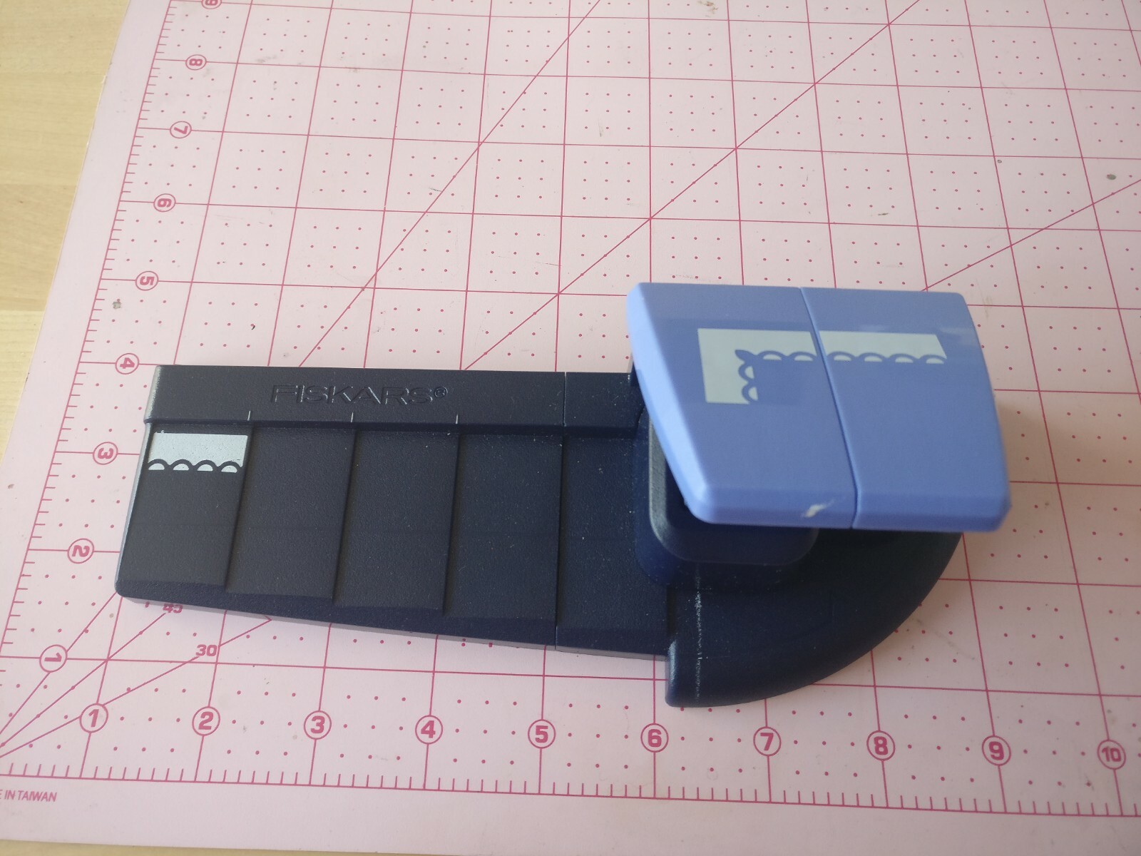 *Retired* Stampin Up, EK Success & Fiskars Edge Border Punches - Hard ...