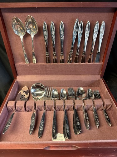 Unused 58 Piece Oneida Community Service for 8 "My Rose" Pattern ...