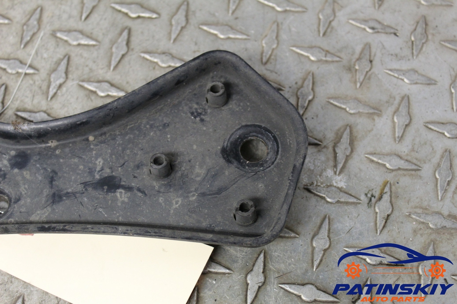 2013 MERCEDES BENZ C250 REAR LEFT DRIVER SUBFRAME MOUNT BRACKET LH L 13 ...