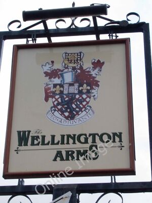 Photo 6x4 Wellington Arms pub sign Dothill Outside [[1737990]]. c2010 ...