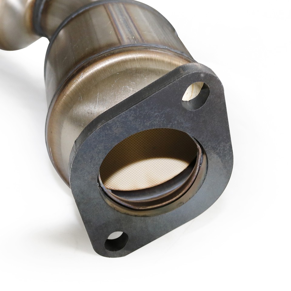 Catalytic Converter with Flex Y-Pipe Fits 2009 2010 2011-2013 Infiniti ...