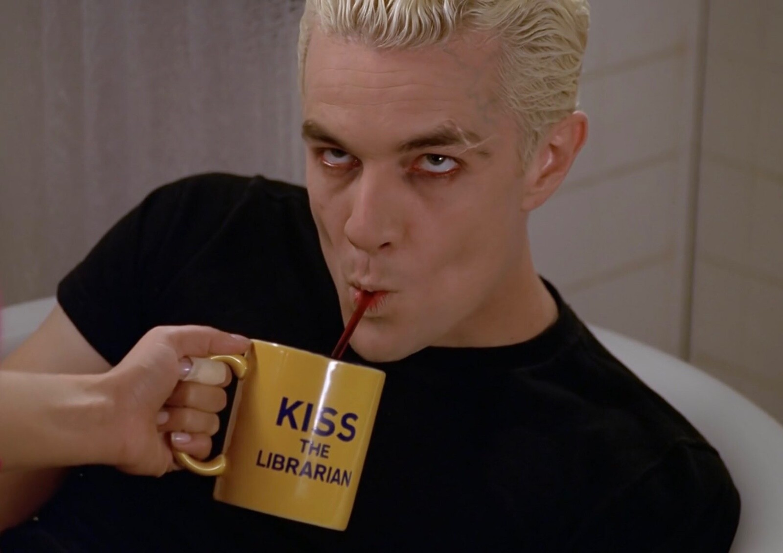 KISS THE LIBRARIAN Mug 90's Buffy the Vampire Slayer ♡ SPIKE Giles ...