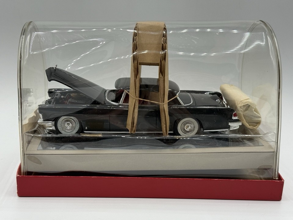 Revell lincoln 1956 Lincoln Continental Factory Built Store Display ...