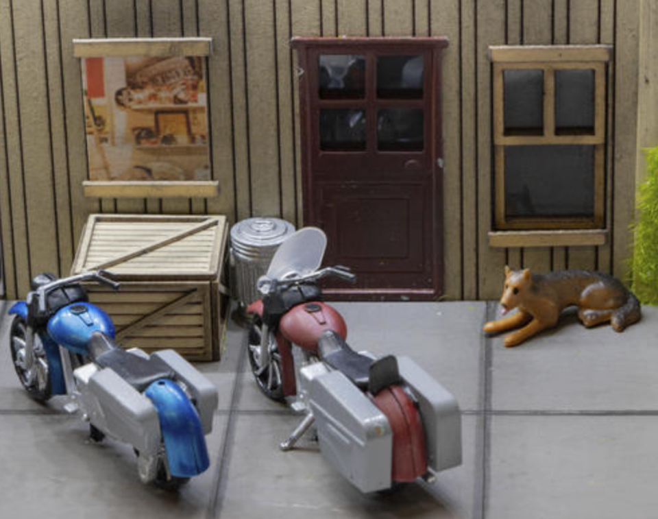 O Scale Rustic Motorcycle Shop LED Lit Exterior with Motorcycles ...