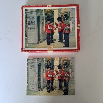 Victory Wooden Jigsaw Puzzle The Sentries Of Buckingham Palace Vintage ...