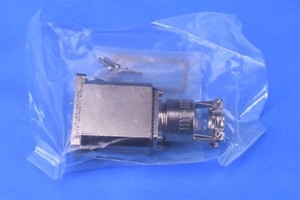 Glenair Rectangular MIL Spec Connectors Rectangle Backshell M85049/28-1 ...