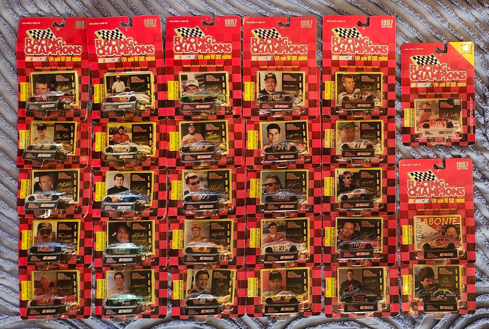 28 PIECE SET OF NASCAR RACING CHAMPIONS 1997 EDITION DIE CAST CAR ...