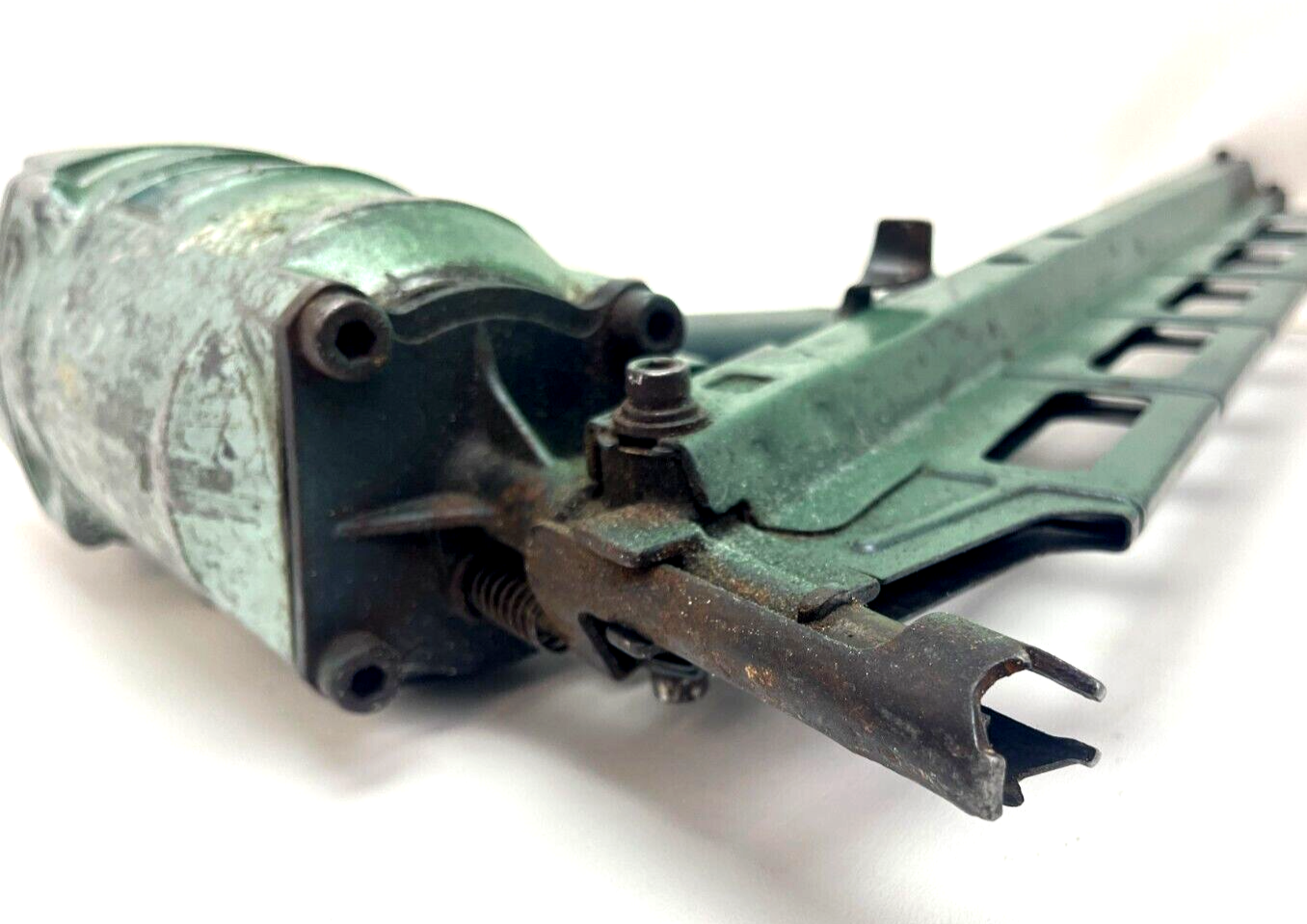 Hitachi NR83A2 3-1/4" Round Head- Strip Framing Nailer (Made in Japan ...