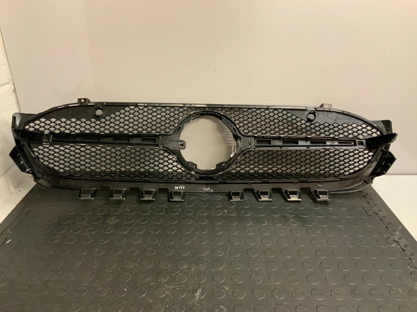 Genuine+MERCEDES+BENZ+a+Class+W177+Front+Radiator+Grille+Basic ...