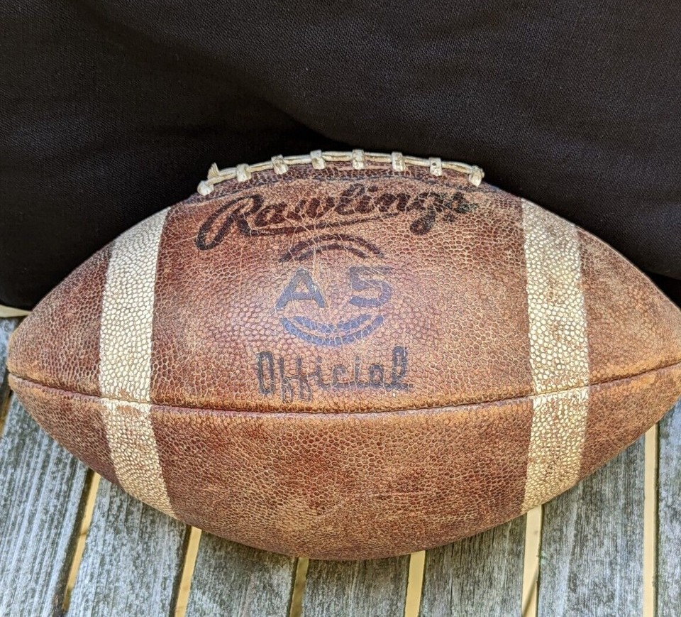 1960s OFFICIAL RAWLINGS A5 LEATHER FOOTBALL USA 13 LBS PLAYING PRESSURE ...