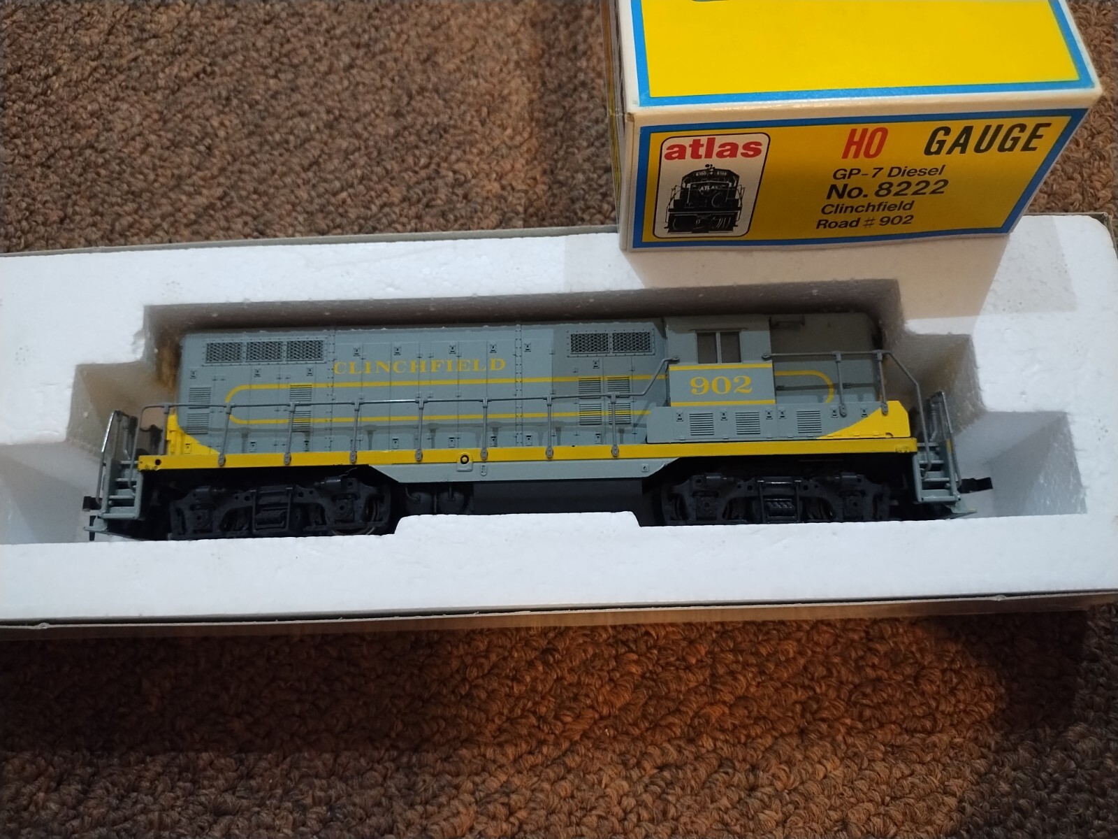 Atlas HO GP-7 Diesel Locomotive No. 8222 Clinchfield Road # 902 - New ...