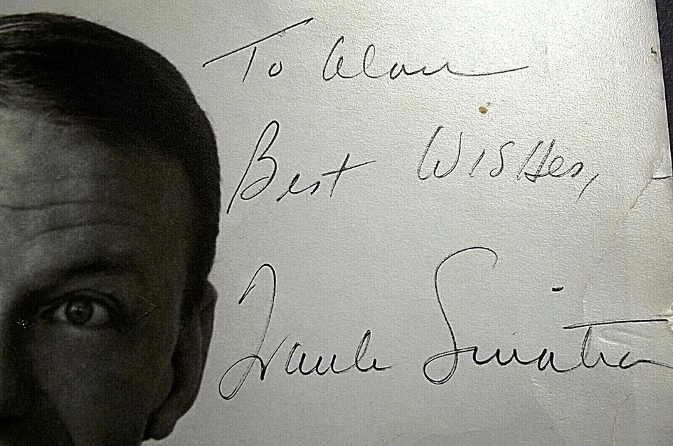 FRANK SINATRA: (ORIG VINTAGE HAND SIGN AUTOGRAPH PHOTO) SIGN IN THE 70 ...