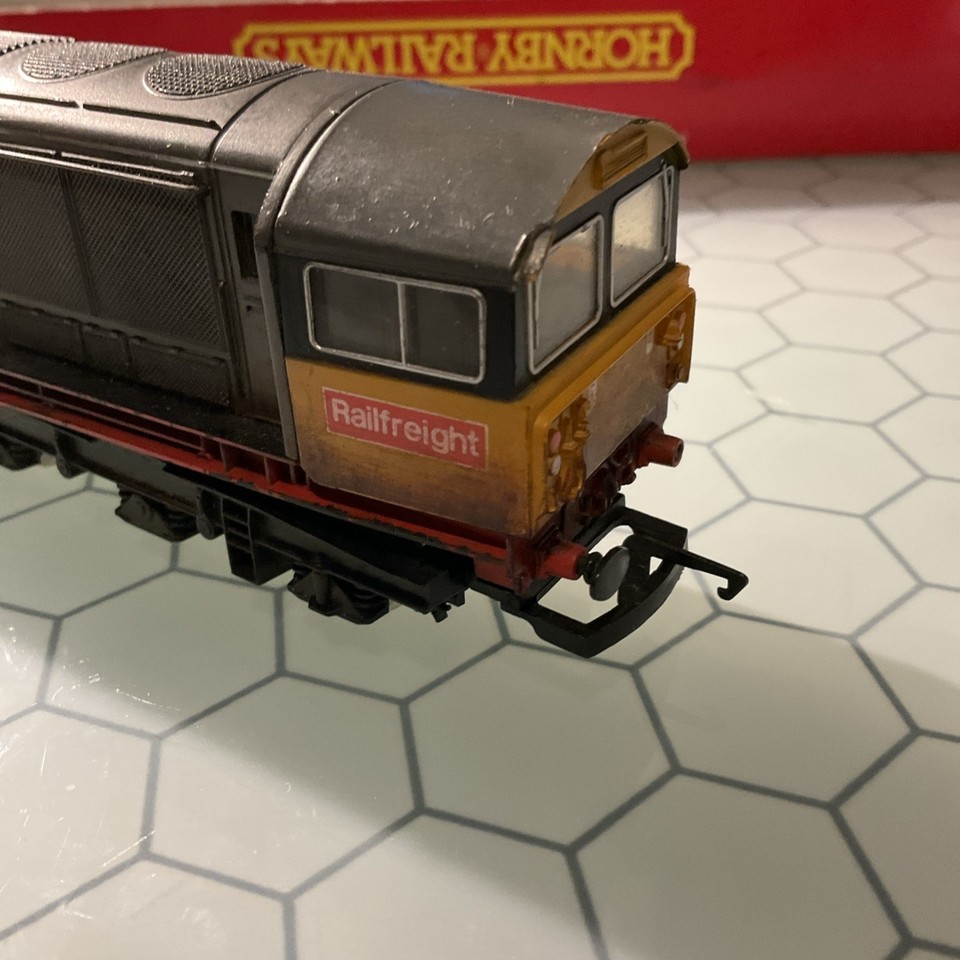 Hornby OO Gauge Class 58 58001 Railfreight Red Stripe Grey Diesel Boxed ...