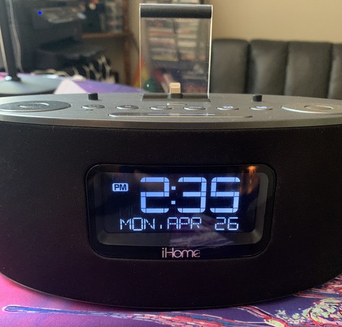 iHome iDL46 Dual Charging Stereo FM Clock Radio with Lightning Dock for ...