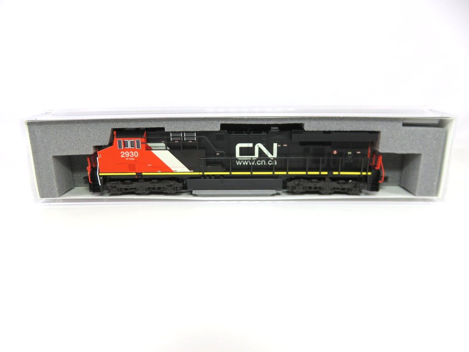 Kato 176-8951 N Scale CN Canadian National GE ES44AC Diesel Locomotive ...