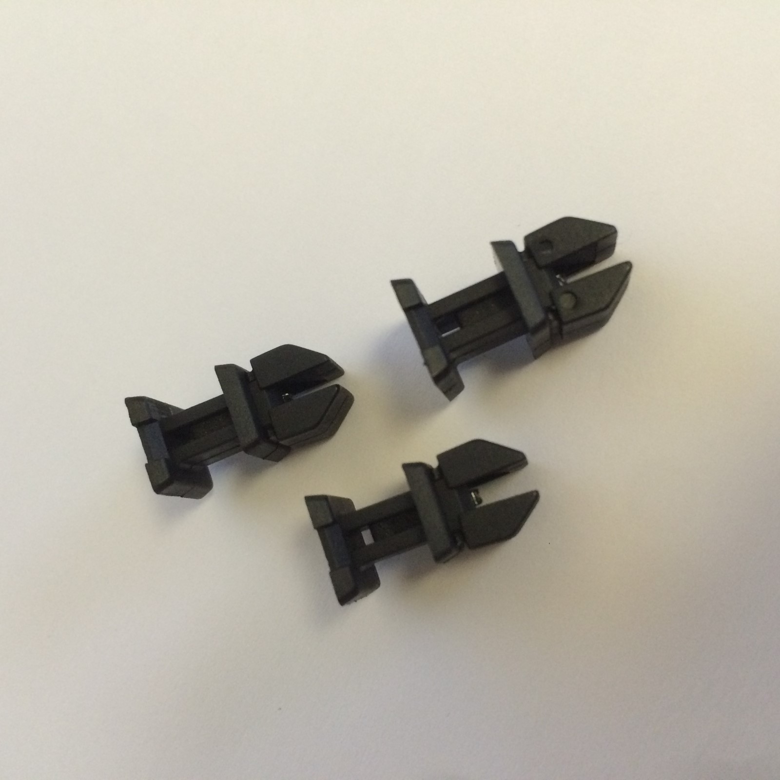 10x TRIM STRIP COVER CLIPS FOR MERCEDES BOOT SLK CLK CLS SL S W140 W220 ...