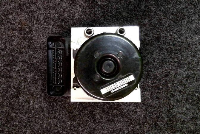 2015-2016 Volkswagen Jetta ABS Anti-Lock Brake Pump Control Module ...